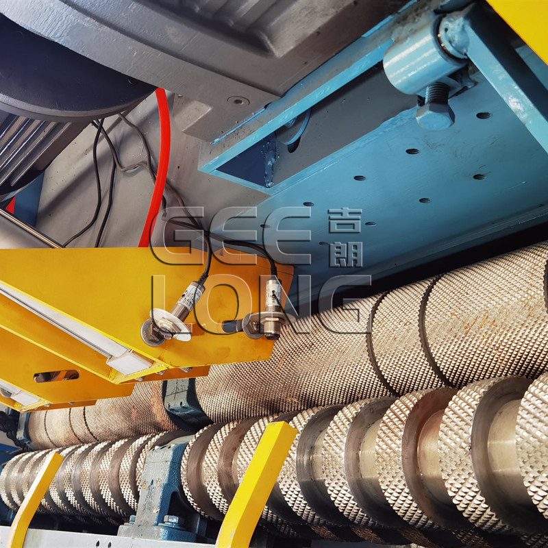 Geelong-Spindleless Veneer Peeling Machine Double Rollers