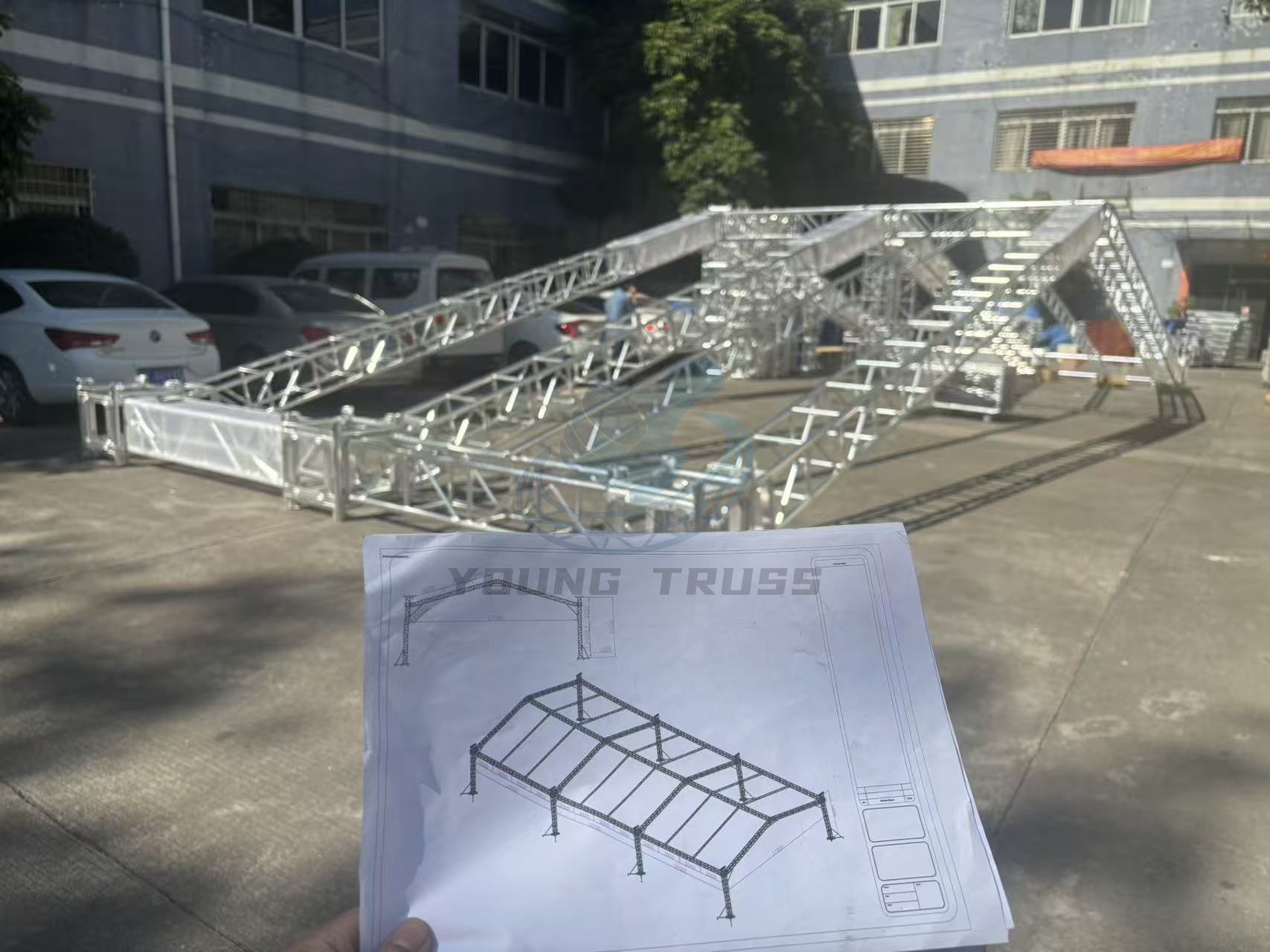 Premium 400x400mm Aluminum Bolt Truss for Events.