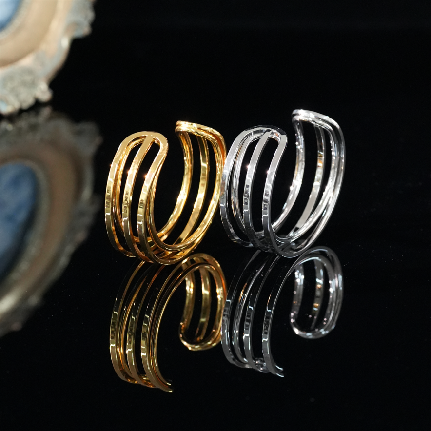 Copper material，Copper embellished linear opening bracelet