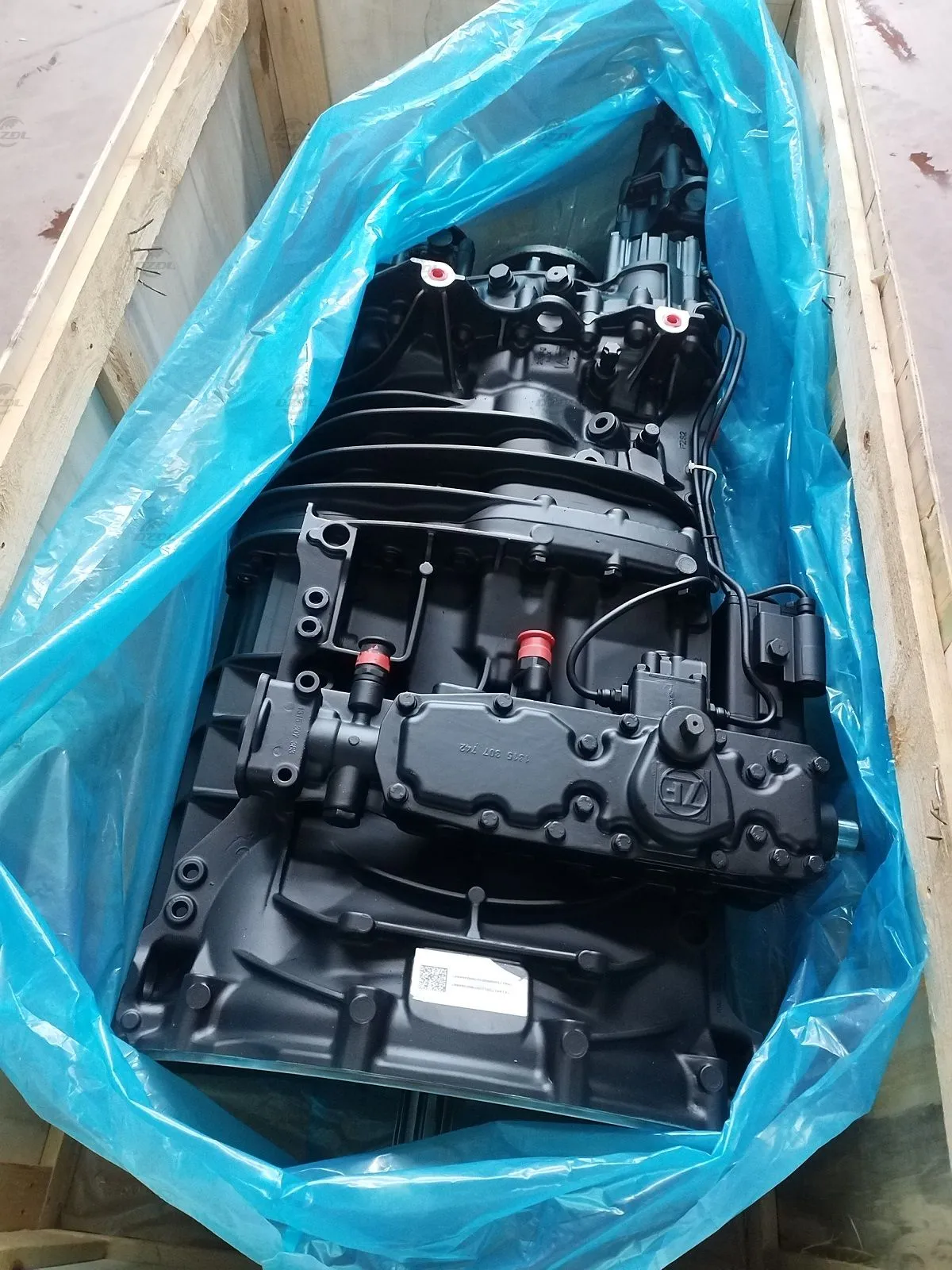 What are the signs of worn gearbox parts?