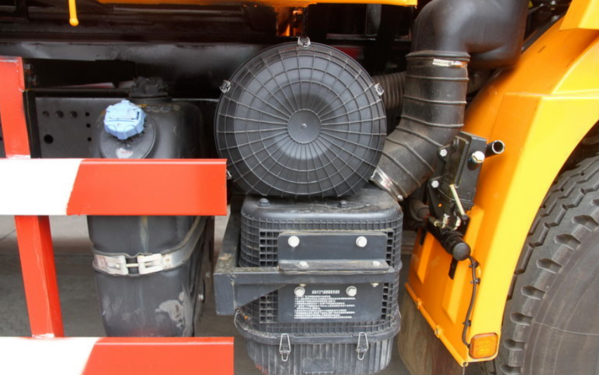 What are the different types of heavy-duty truck air filters?
