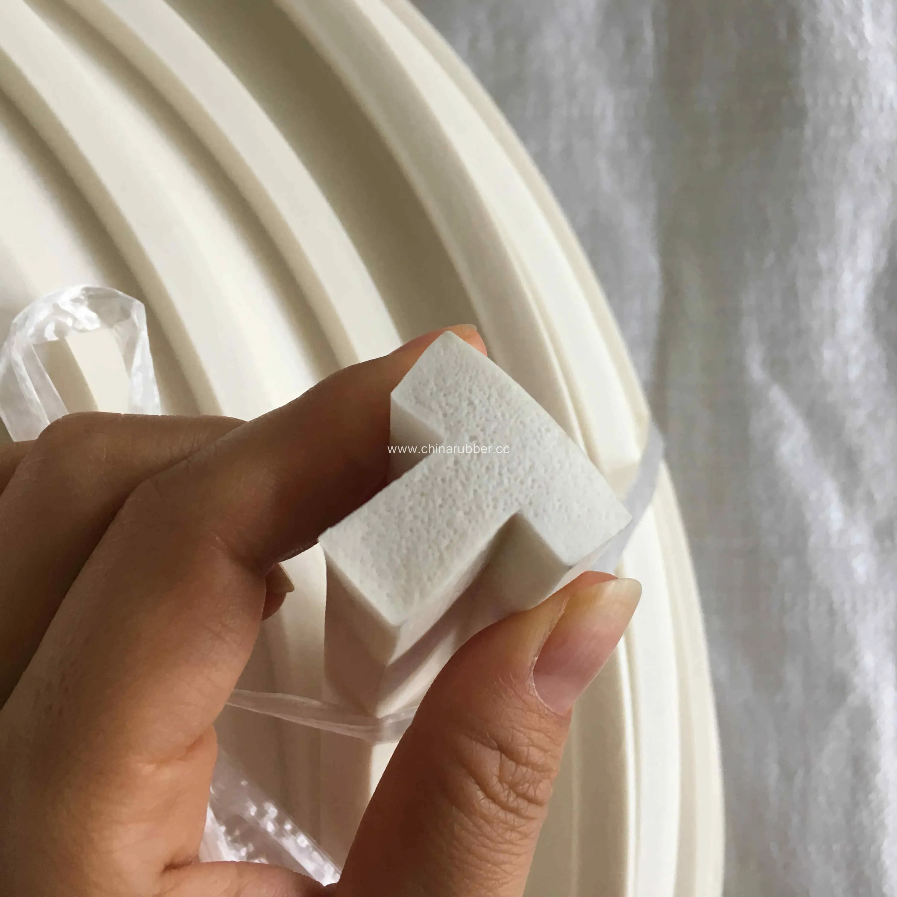 Custom Foam Weather-Resistant CP Rubber Seal Strip for Cabinets ...