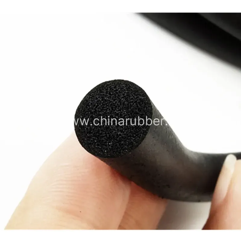 High-Quality EPDM Sponge Rubber Sealing Profiles with Metal Inserts ...