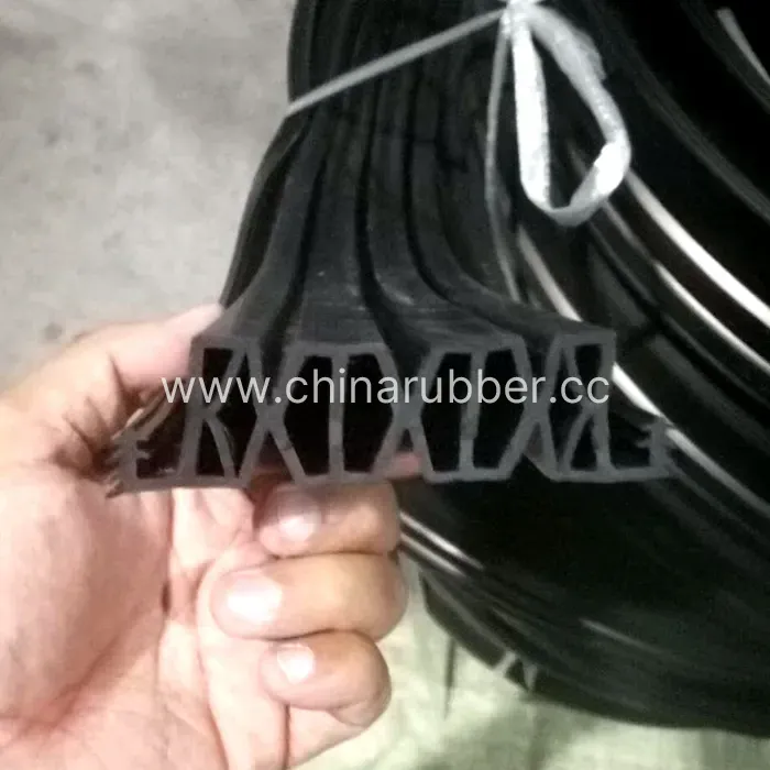 Durable Extrusion Rubber Sealing Strip for Cars | Compact & Molded Design