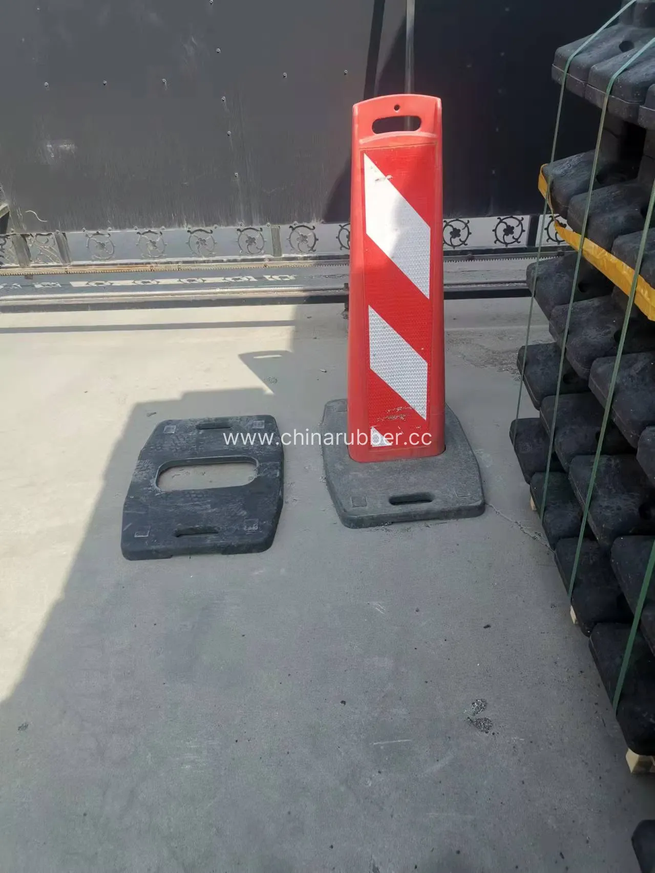High-Visibility Reflective Rubber Traffic Cones for Road Safety and Control