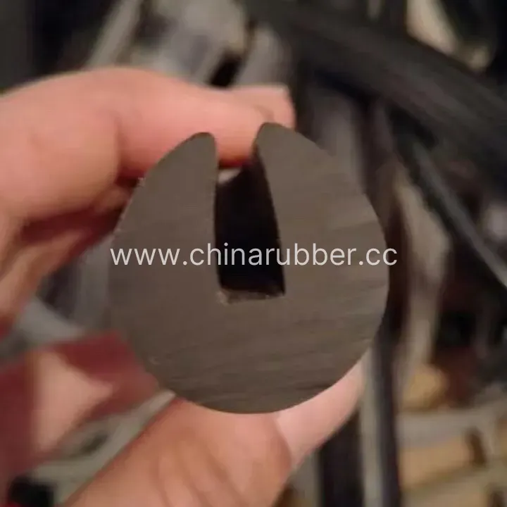 U Type Extrusion Rubber Sealing Profile for Effective Drawing Made Mold ...