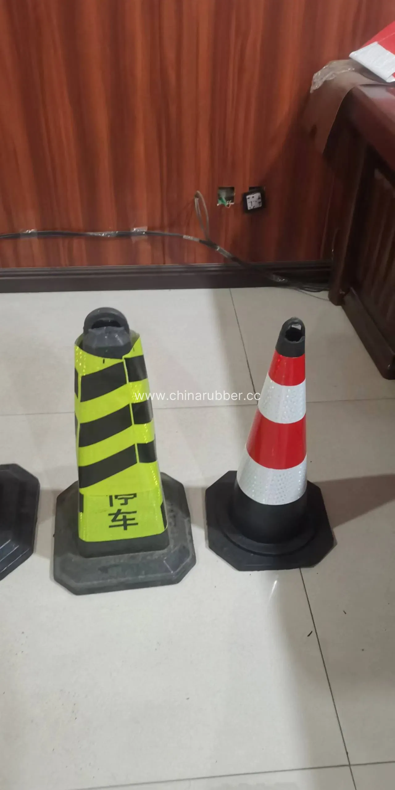 High-Visibility Reflective Rubber Traffic Cones for Road Safety and Control