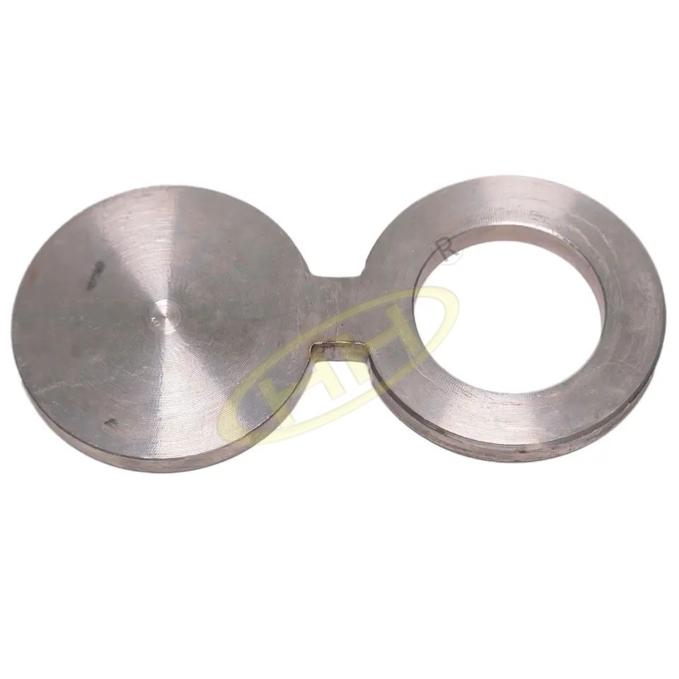 Figure-8 blind plate