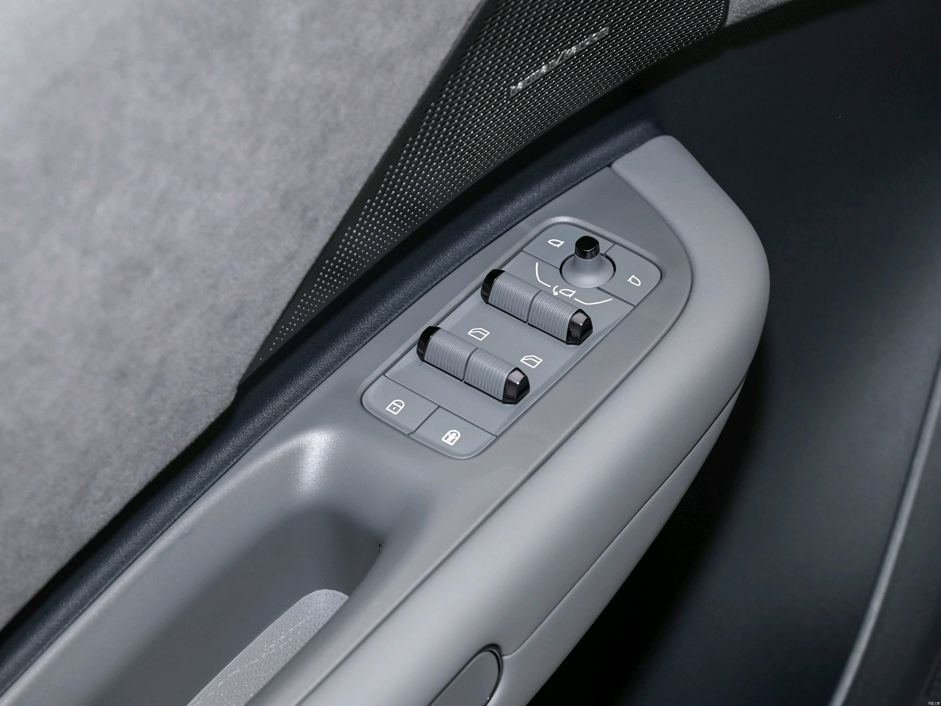 Lynk & Co Z20, Compact SUV