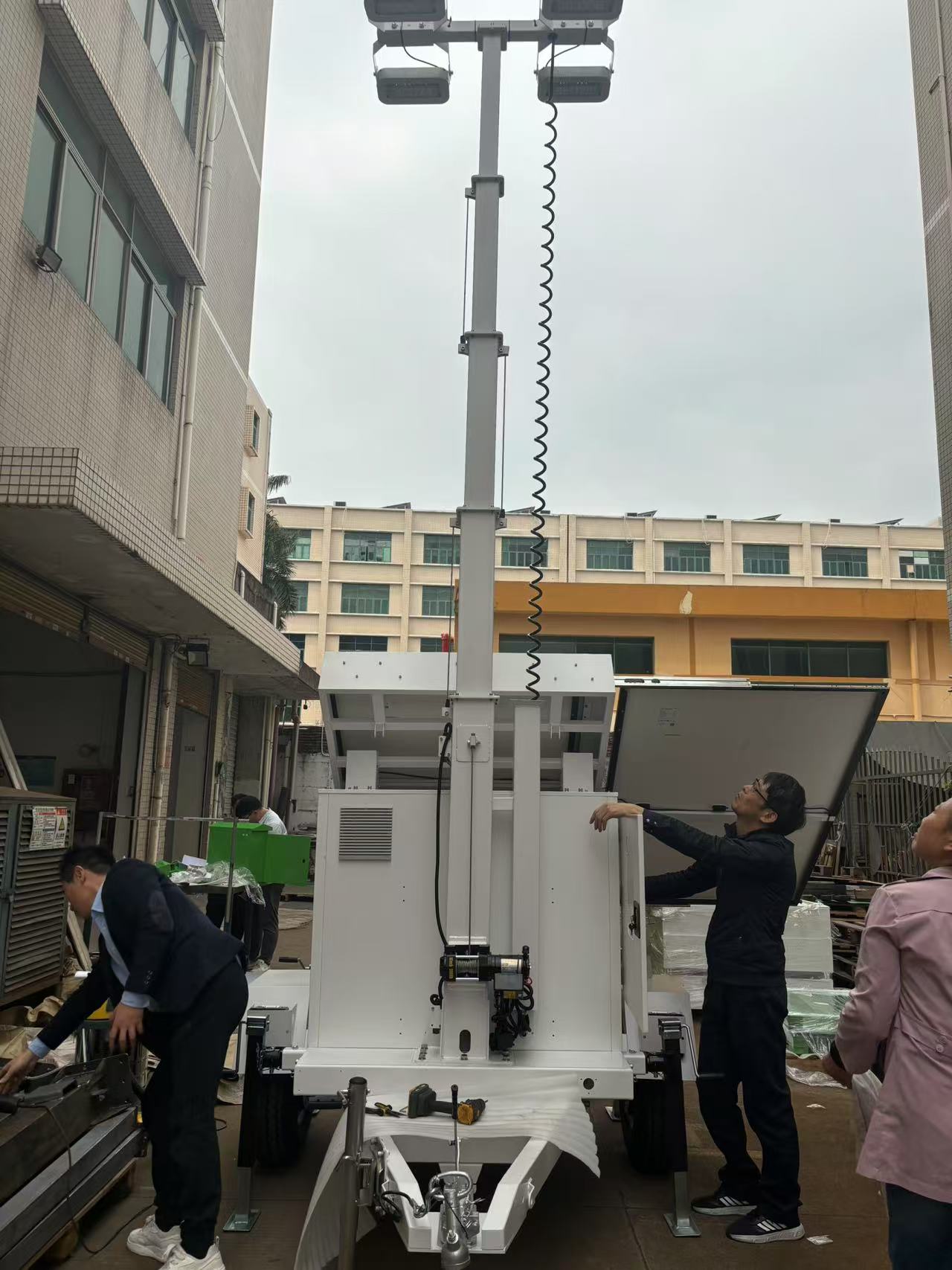 SM01 Solar Mobile Light Tower: Powerful, Portable & Versatile Solutions
