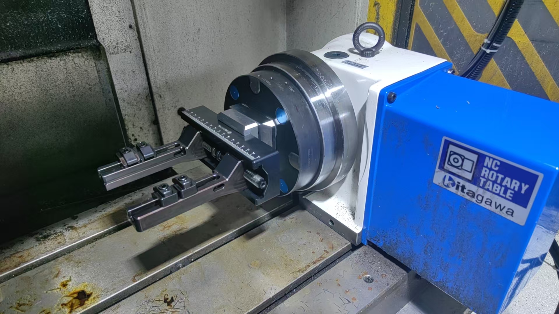 Adjustable Window Clamping Fixture
