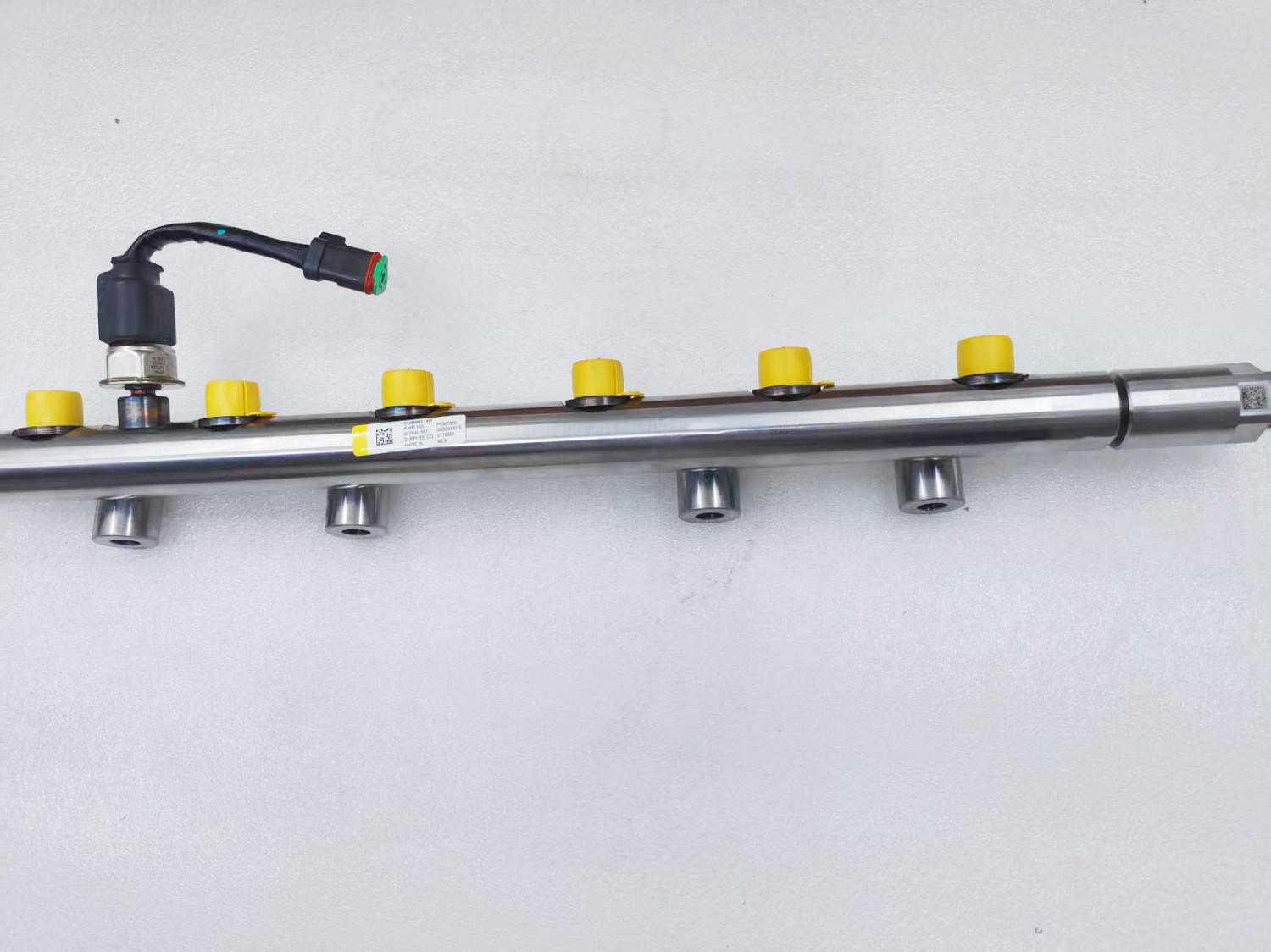 Dongfeng Cummins engine parts ISZ high-pressure fuel rail pipe 4307370