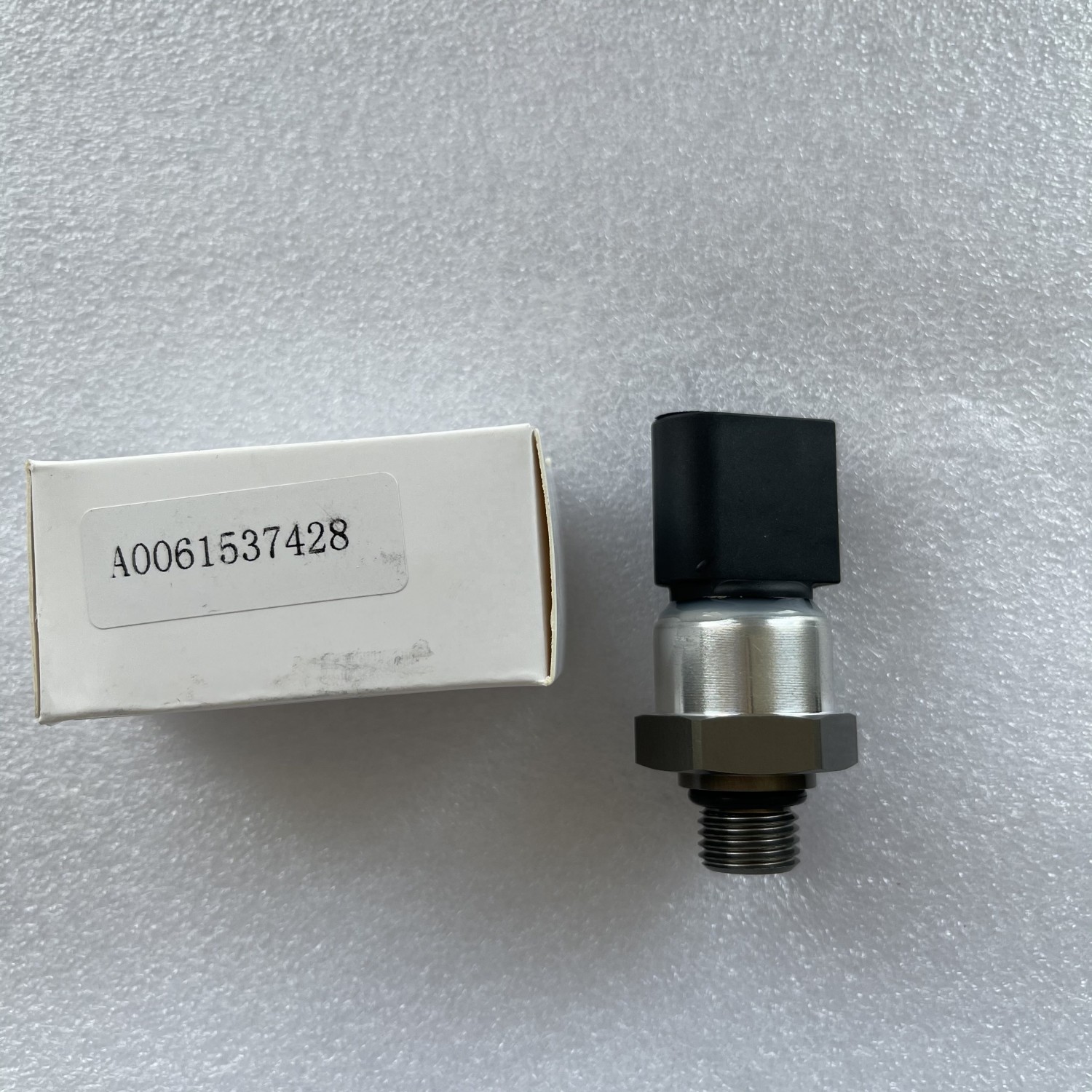 A0061537528 Oil Pressure Sensor for Mercedes-Benz 0061537528