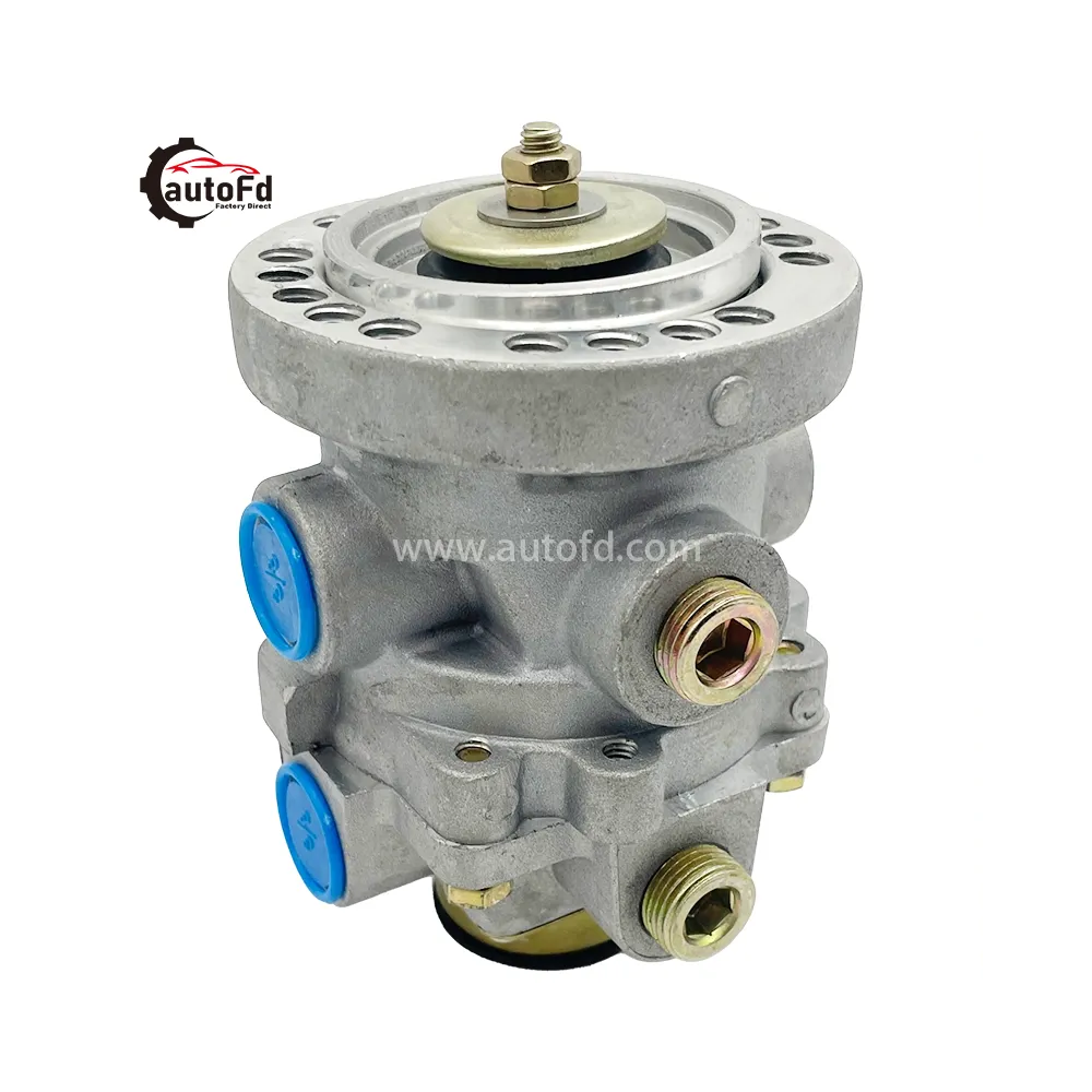 Trucks Buses foot brake valve 241-02904 MC838211 for Mitsubishi FUSO
