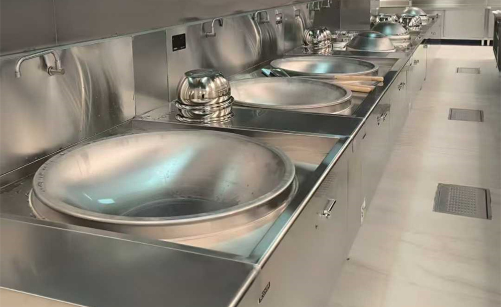 How to Choose an ELECTRIC TILTING BOILING PAN for Your Hotel