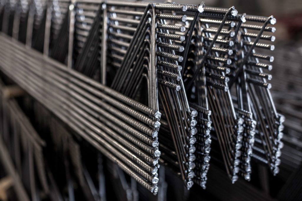Lattice Girders vs Steel Beams for Bridge Deck Support: Pros and Cons
