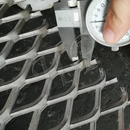Rhomb 90x30x3 Expanded Metal Mesh
