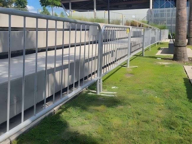 temporary event fencing,crowd control fences,event fence,event ...