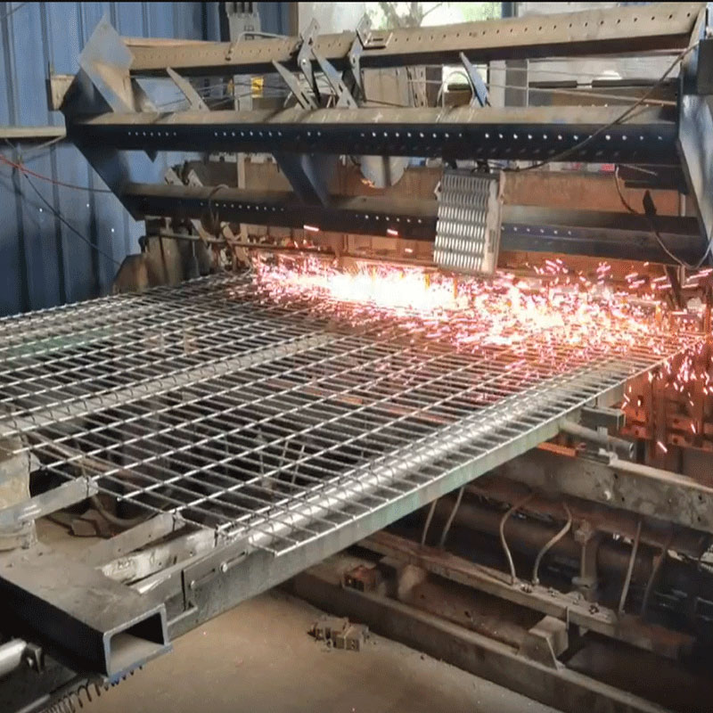 welded wire mesh panel manufacturer from China