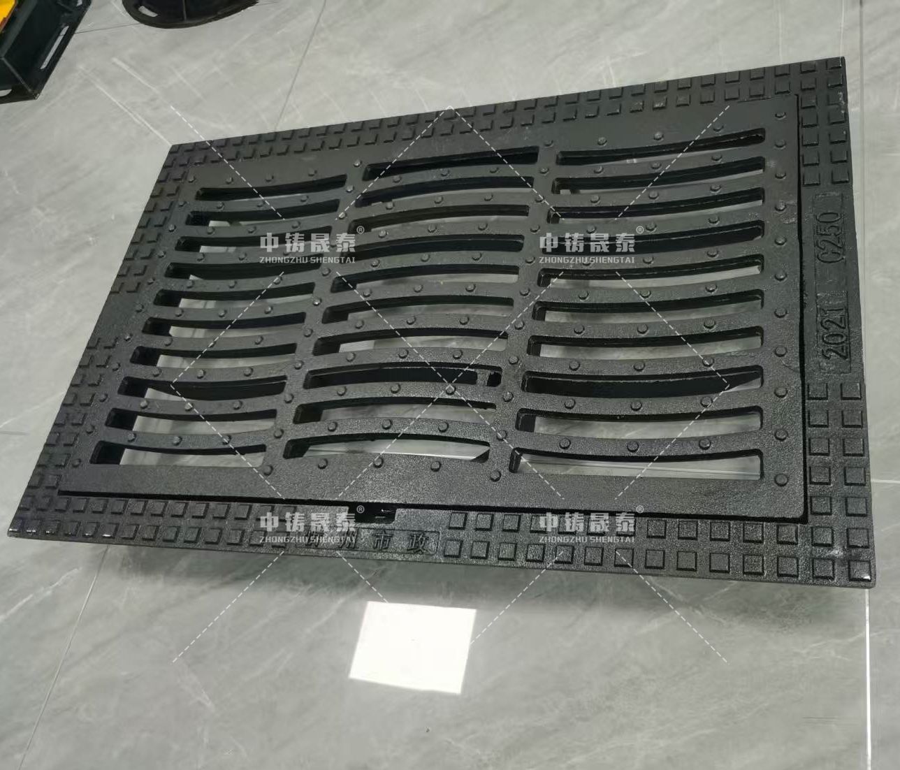Cast iron drainage grating: durable and rust-proof