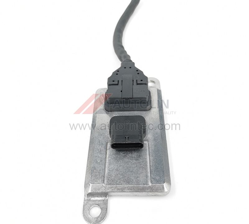 5WK9 6733B Nox Sensor 5801754016 24V for IVECO trucks