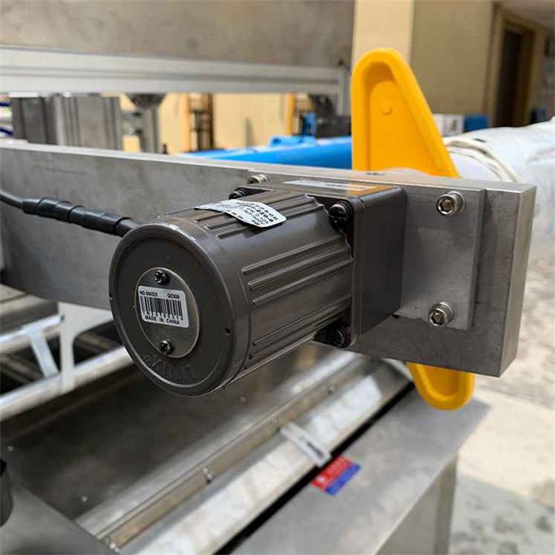 AZONE MACHINERY--Factory for Automatic 4 cavity continuous MAP vacuum ...