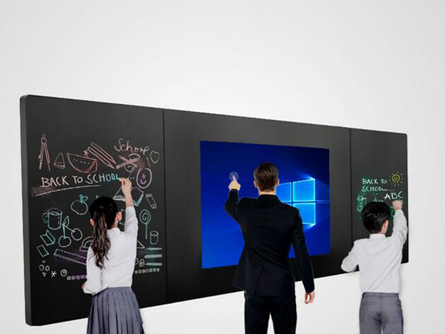The Advantages of Using Interactive Touch Screen Displays