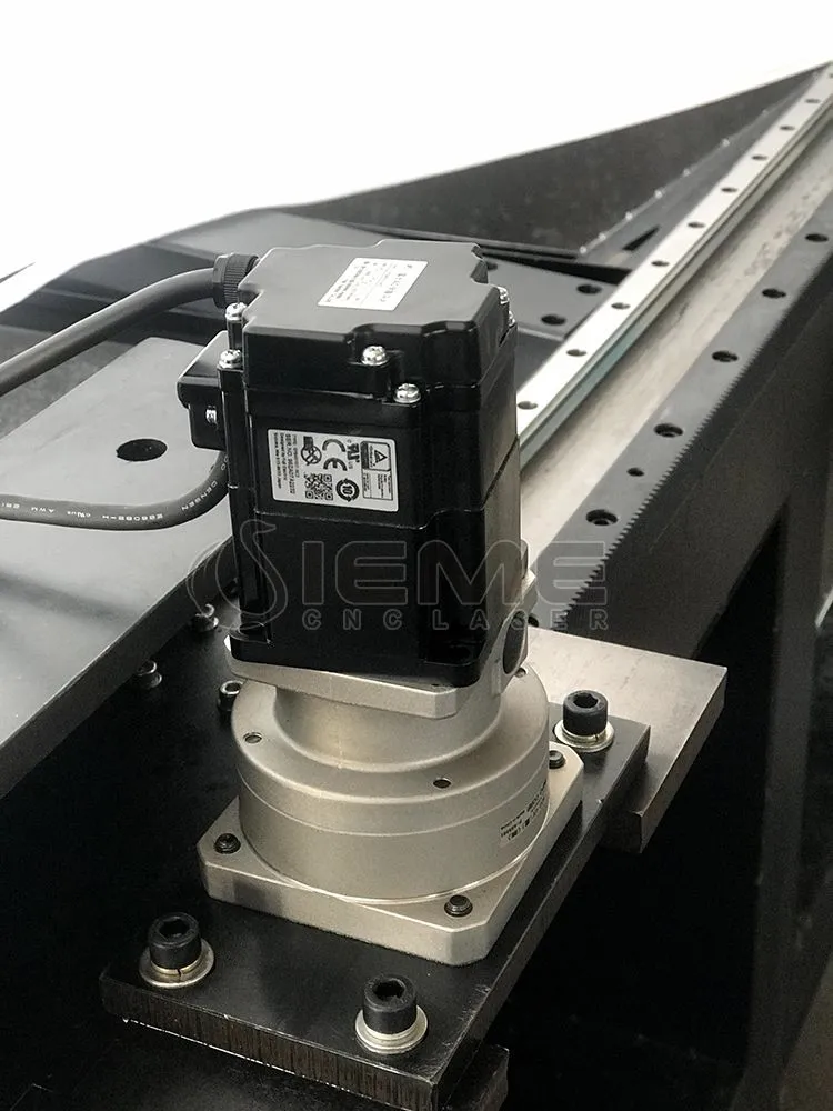 Servo CO2 laser cutting machine with fiber laser structure