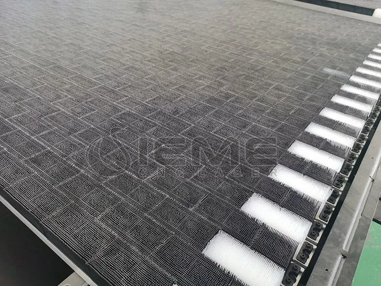 Multi layers automatic cutting machine