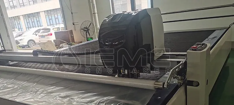 Multi layers automatic cutting machine